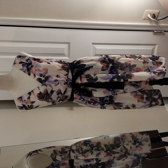 Vera Wang | Dresses | Very Pretty Vera Wang Watercolor Floral Dress ...
